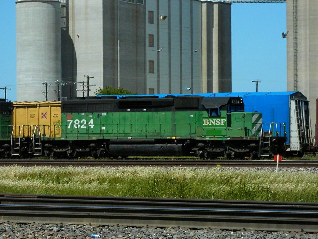 BNSF 7824